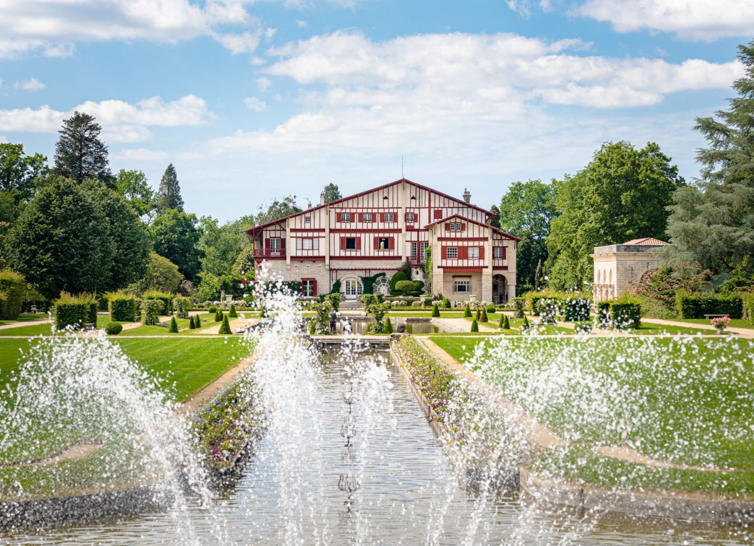 L'histoire de la Villa Arnaga d'Edmond Rostand à Cambo-les-Bains - Pays ...